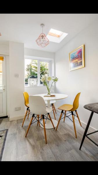 The Bonnie Stay Garden Apartment - Largs