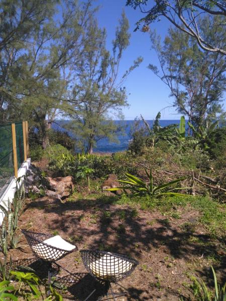 La Petite Case Jaune , Jaccuzi Pierre à 3 Min à Pied Du Bassin Manapany, Vue Mer - La Réunion
