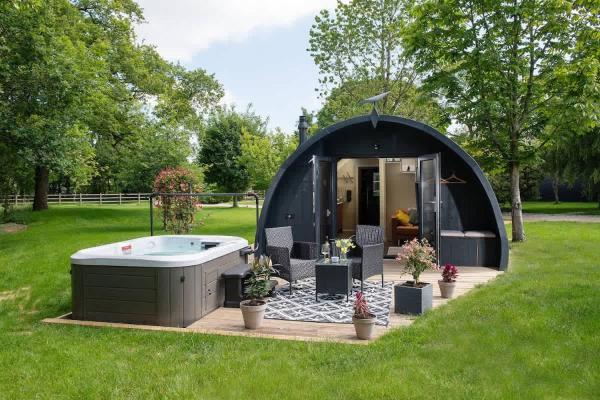 Foxes Den - Somerford Keynes