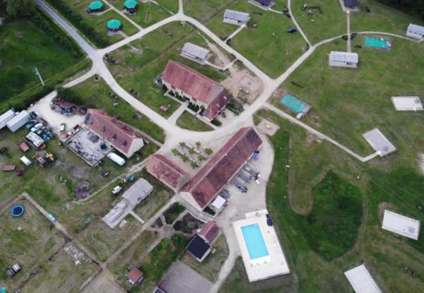 Camping Parc De La Brenne - Kampeerbungalow - Indre