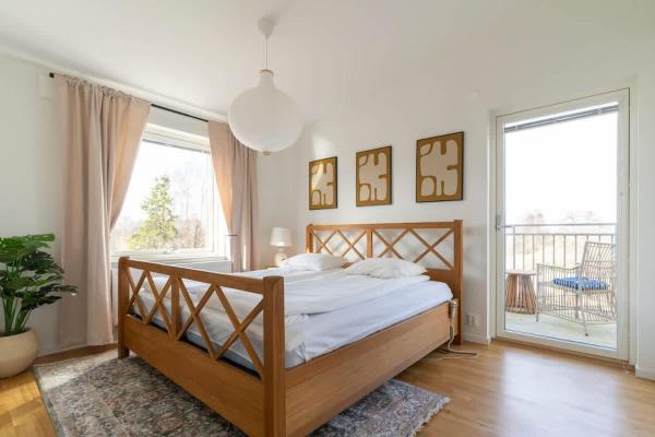 Modern 2 Bedroom Home With 2 Balcony & Workspace - Båstad