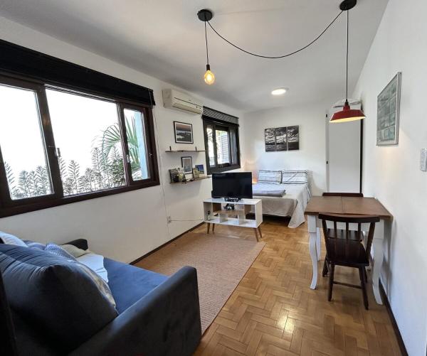 Auxiliadora Wi-fi Veloz, Ar-condicionado, Garagem - Porto Alegre