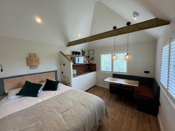 The Snug - Boutique Stay In Clifton Village With Parking - Bristol