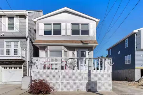 2 Beach Houses With 4 Car Parking 8 Beach Passes 4 Bedrooms - Toms River, NJ