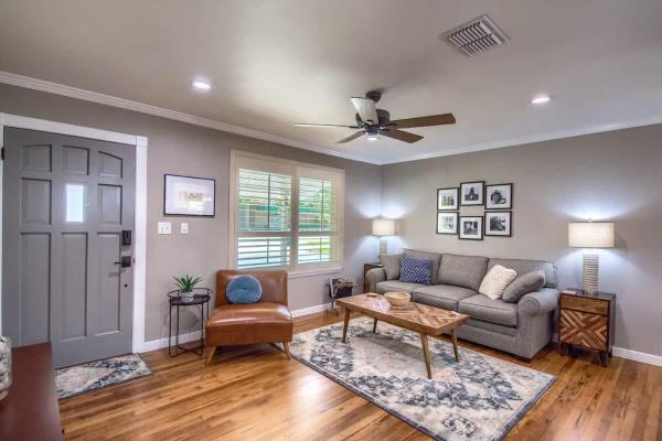 Dt 430 Mommas House On Landa - New Braunfels, TX
