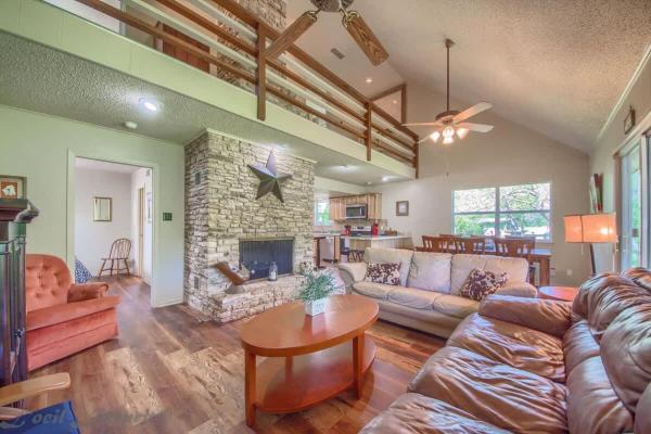 Rr 9122rb Red Barn Cabin - New Braunfels, TX