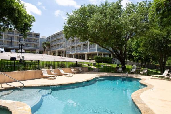 Rrc A302 River Hippie - New Braunfels, TX