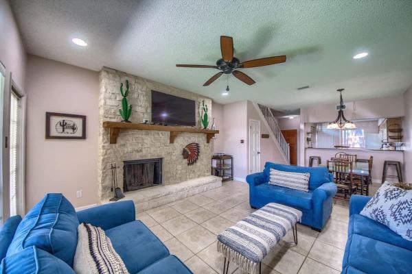 Cw C102 The Iron Cactus Condo On The Comal - New Braunfels, TX