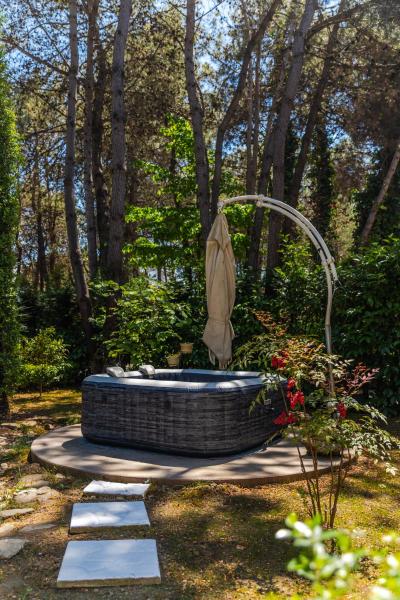 The Garden Jacuzzi Apartment By Ps - Golem