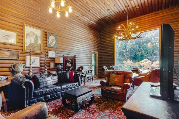 Antler River Lodge - Guerneville, CA