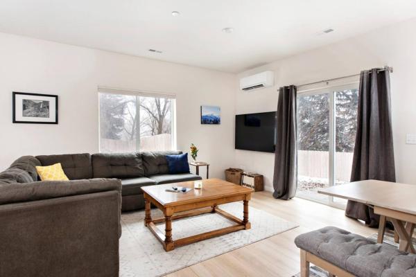 Hot Springs Getaway – Bright, Modern 2br Townhouse - Glenwood Springs, CO