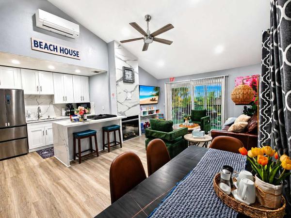 Endless Sunset- Near Beach Surf And Pet Friendly - Huntington Beach, CA