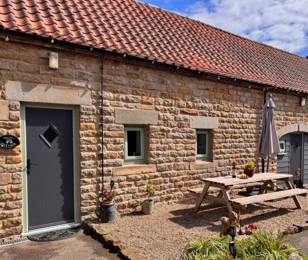 Wayside Farm Dairy Cottage - Robin Hood's Bay and Beach
