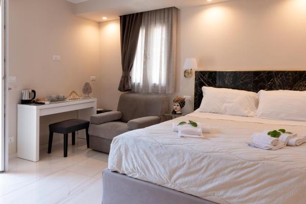 Eponimi Rooms - Letojanni