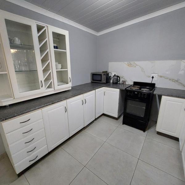 Cosy Garden Cottage - Somerset West