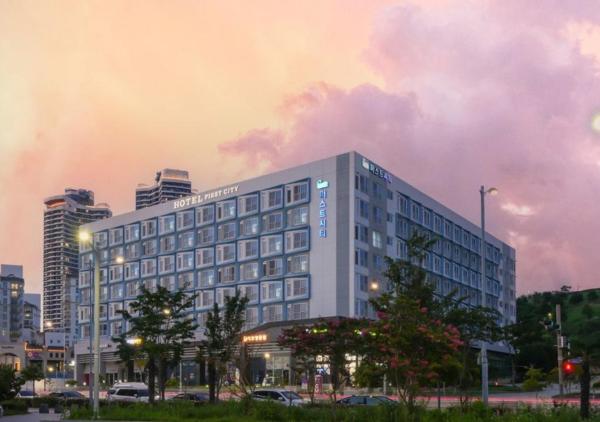 Firstcity Hotel Yeosu - Yeosu