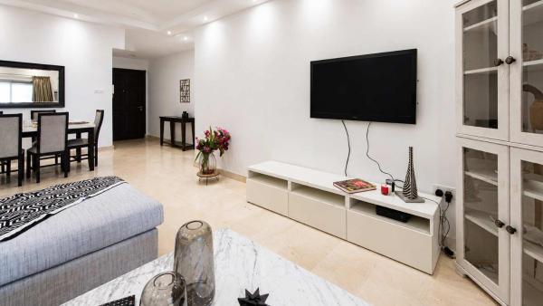 Free Housekeeping Visits During Your Stay - Stayshort - Stylish 2br Dubai Marina Stay Balcony Views - Dubai
