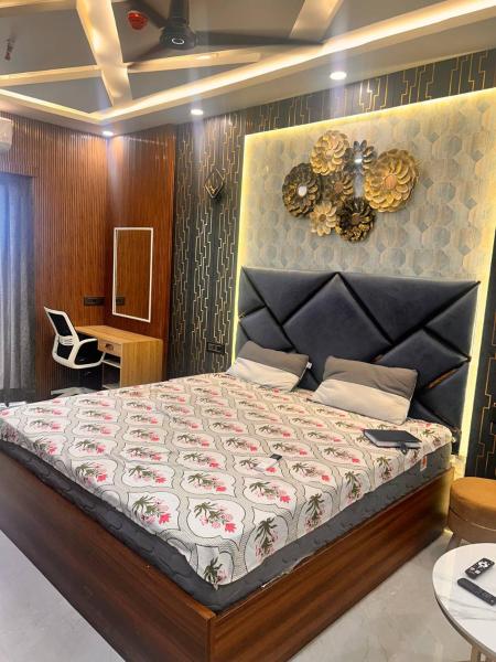 Luxury High Rise Studio 5 Mint Away From Noida Extension - Ghaziabad