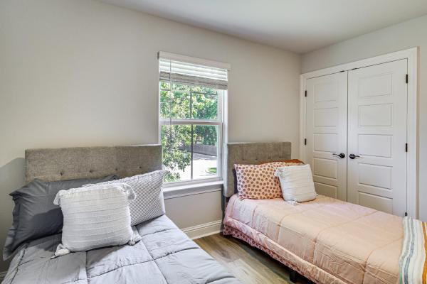 < 1 Mi To Beach! Family-friendly Gulfport Retreat - Biloxi, MS