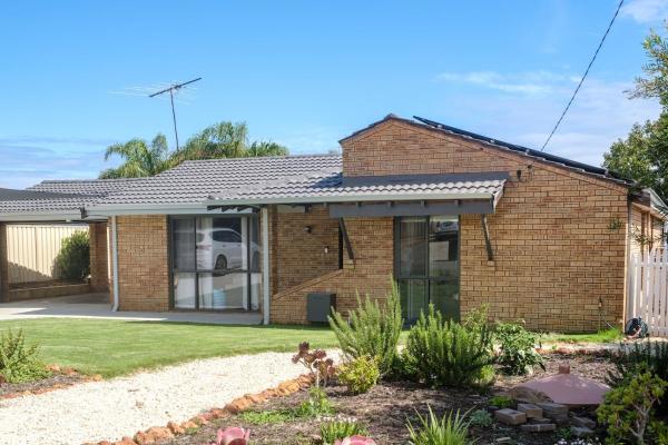 Welcoming 3-bed Home With Large Backyard - Pinjarra