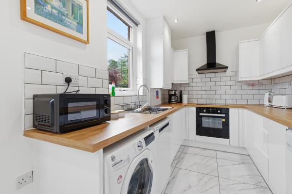 Large, Bright 4 Bed Home With Garden - Newcastle upon Tyne