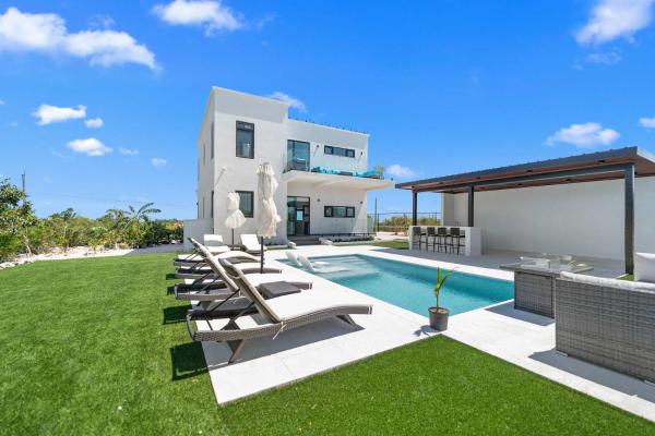 Stylish Villa Near Grace Bay, Private Pool & Bbq - Turks and Caicos Islands