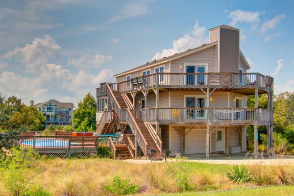 1446 - Whale Of A Good Time - Corolla, NC