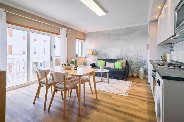 Neu Renoviertes Apartment Sabine Mit Seitlichen Meerblick - Armação de Pêra