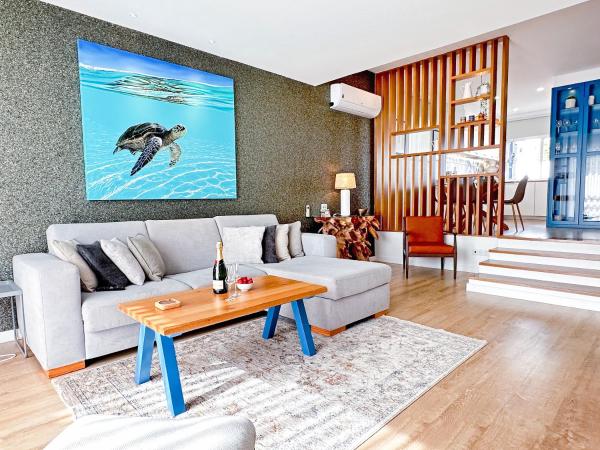 Luxury Albufeira Townhouse With Terraces, Pool & Views By Be Cherish - Albufeira