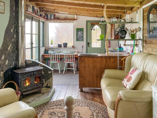 The Cabin In The Woods - Uk49023 - Lampeter