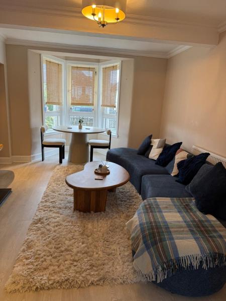 15 By The Shore - Fort William