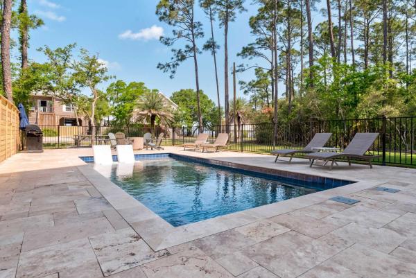 Exquisite Waterview Duplex With Bunkroom Internet And Grill - Dauphin Island, AL