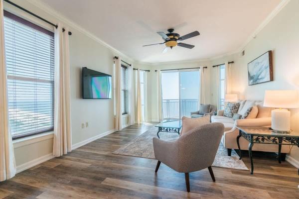 Spacious Beachview End Unit In Legacy Tower 2 -1101 - 3 Bedroom 3 Bath Condo - Biloxi, MS