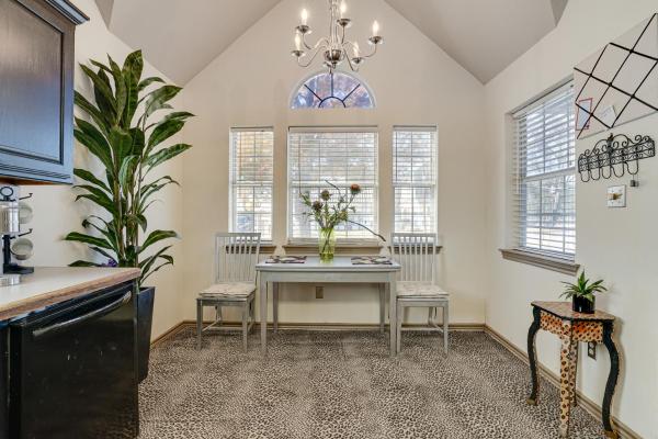 Walk To Shops: Centrally Located Fort Worth Home - Fort Worth, TX