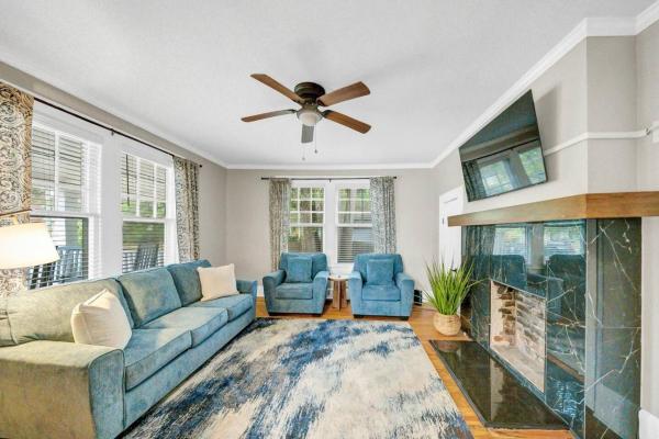 Grand River - Sleeps 12 - Columbia, SC