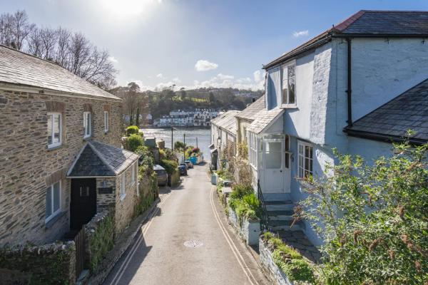 The Blue Cottage, Amazing Views And Cosy Interiors - Lostwithiel