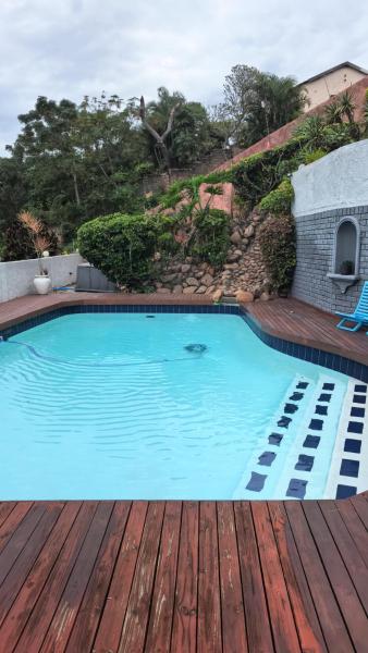 Protea House - Self-catering House With A Pool - Durban