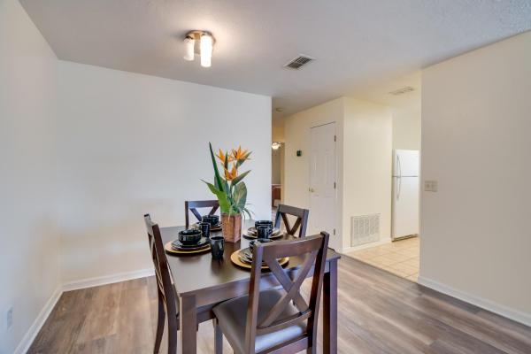 Steps To Crystal River! Dual-unit W/ Patios & Yard - Crystal River, FL