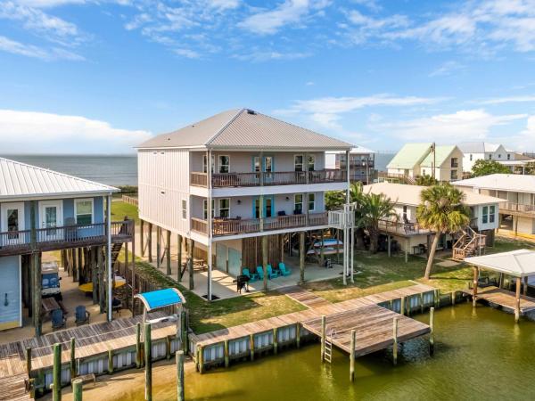 Waterfront Home With Private Grill Dock And Washer & Dryer - Alabama