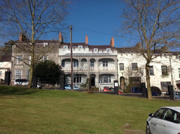 8a Spring Gardens - Haverfordwest