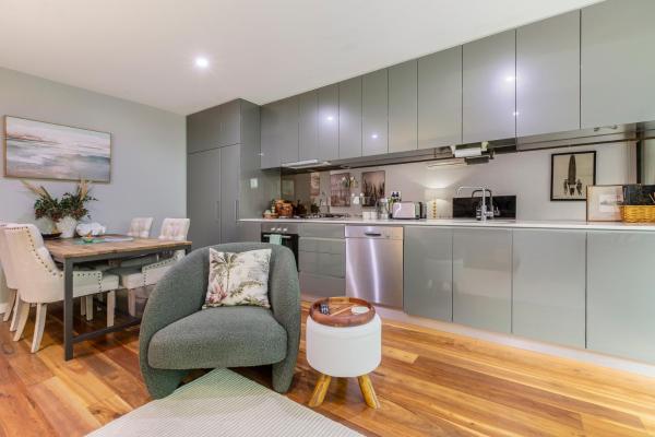 Experience Port Melbourne - Tottenham