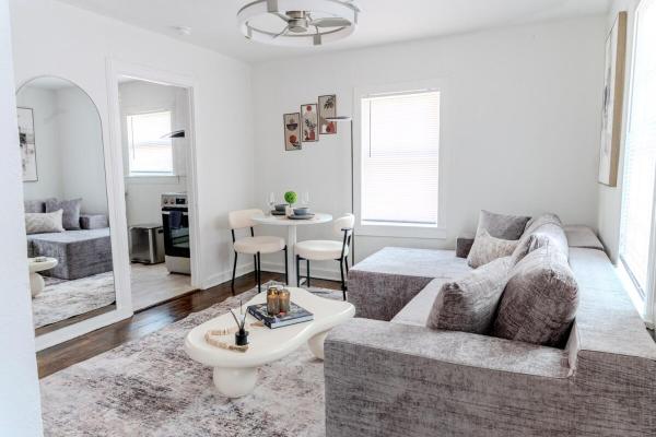 Montrose 1 Bedroom Apartment - Houston, TX