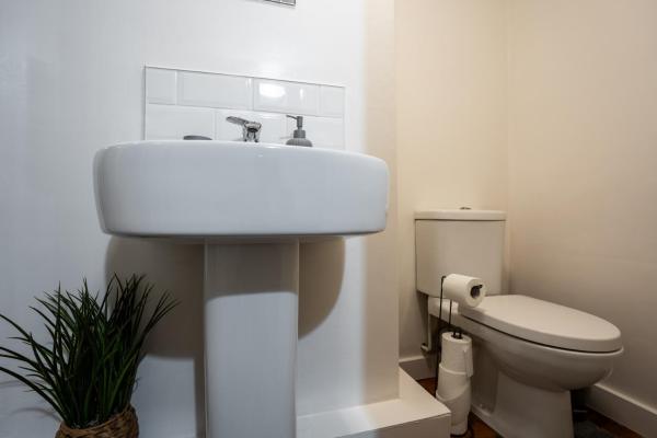 Duplex Penthouse With Skyline Views - Hot Tub - Pool Table And Table Tennis - Free Parking And Wifi - Sleeps Up To 12 - Nottingham