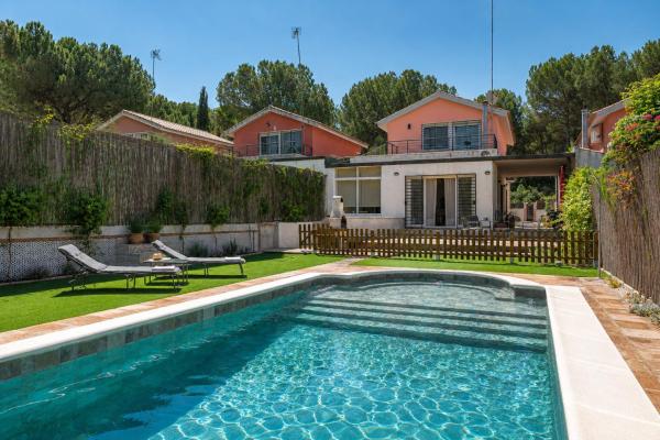 Casa Familiar Junto Al Lago Con Zona De Juegos, Cine Y Bbq - Córdoba