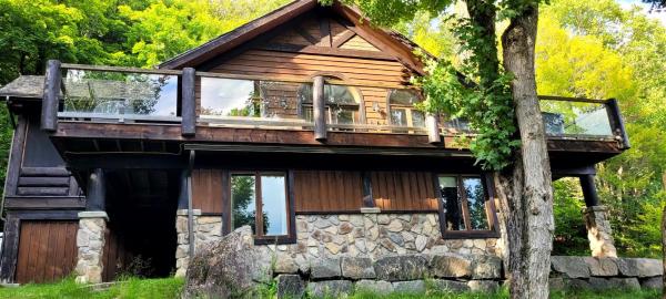 Lake Views, Spa, King Bed, Golf Club Amenities - Sainte-Agathe-des-Monts