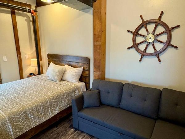 Paddle Wheel Suite-potter’s Mill - Iowa