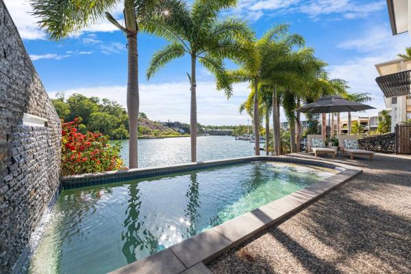 Luxe Bayview Oasis With Dream Waterfront Pool - Darwin