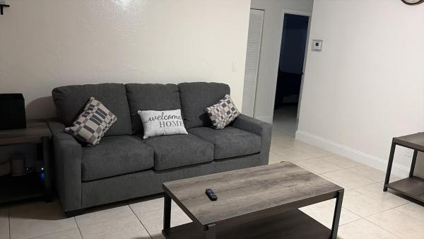 Blissful Hideaway-your Secluded Refuge - Miramar, FL