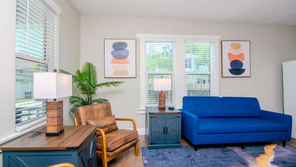 Cozy First Floor Tampa Apartment - Tampa, FL