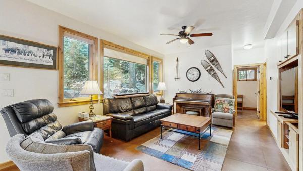 Rustic-modern Cabin With Hot Tub Access - McCall, ID